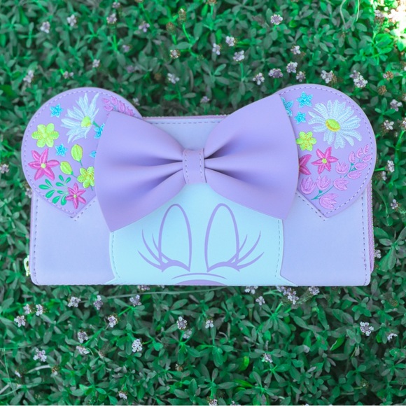 Disney | Bags | Disney Minnie Mouse Wallet | Poshmark